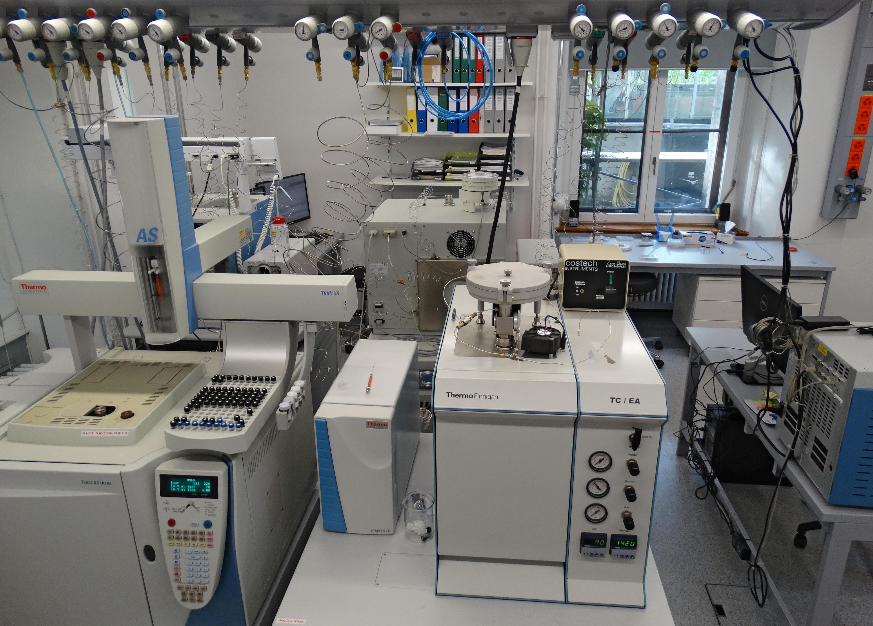 Stable Isotope Ecology Lab | Physiological Plant Ecology